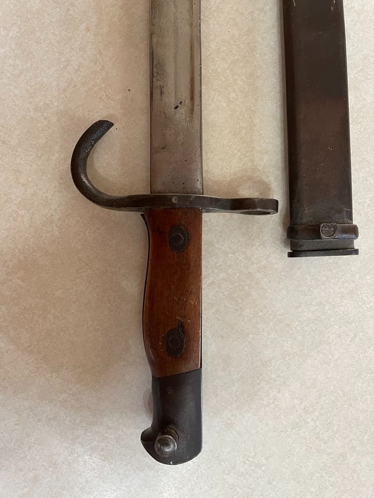 WW1 Hooked Quillion Bayonet?? - Arms and other weapons - The Great War ...