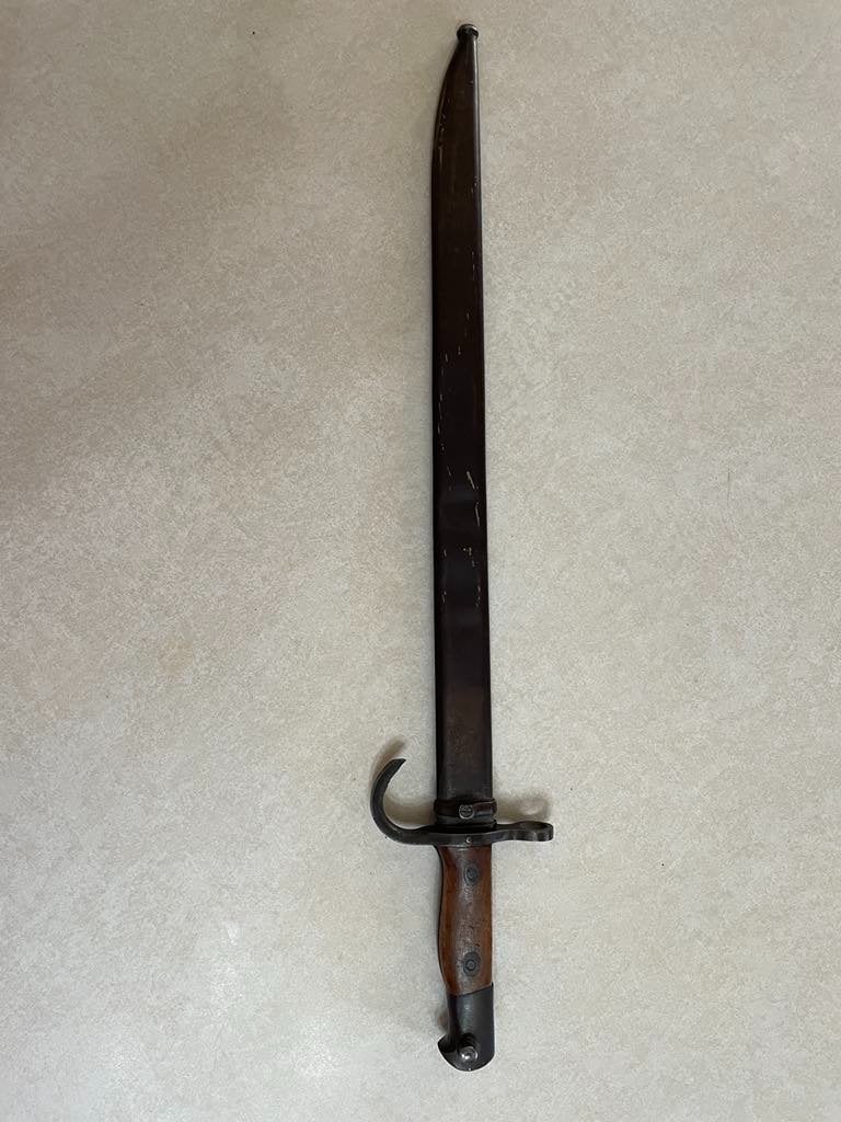 WW1 Hooked Quillion Bayonet?? - Arms and other weapons - The Great War ...