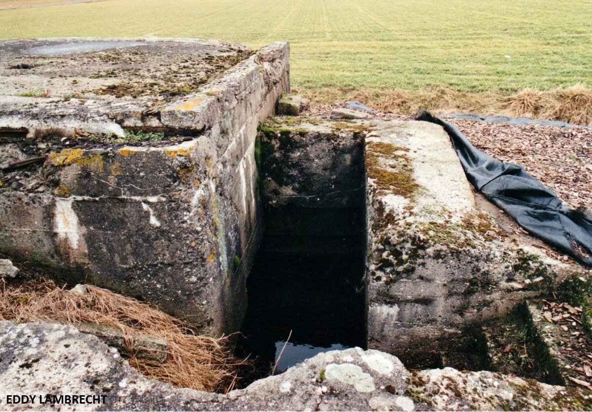 German machine gun post near Zandvoorde Flanders - The Western Front ...