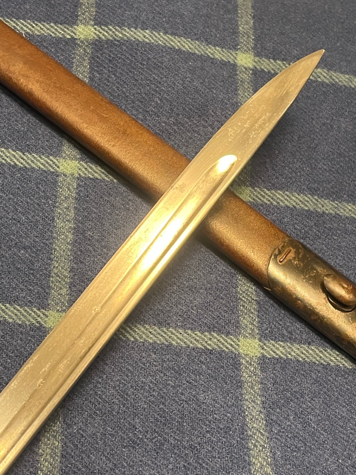Matching Australian 1907 Hooked Quillion - they are still out there ...