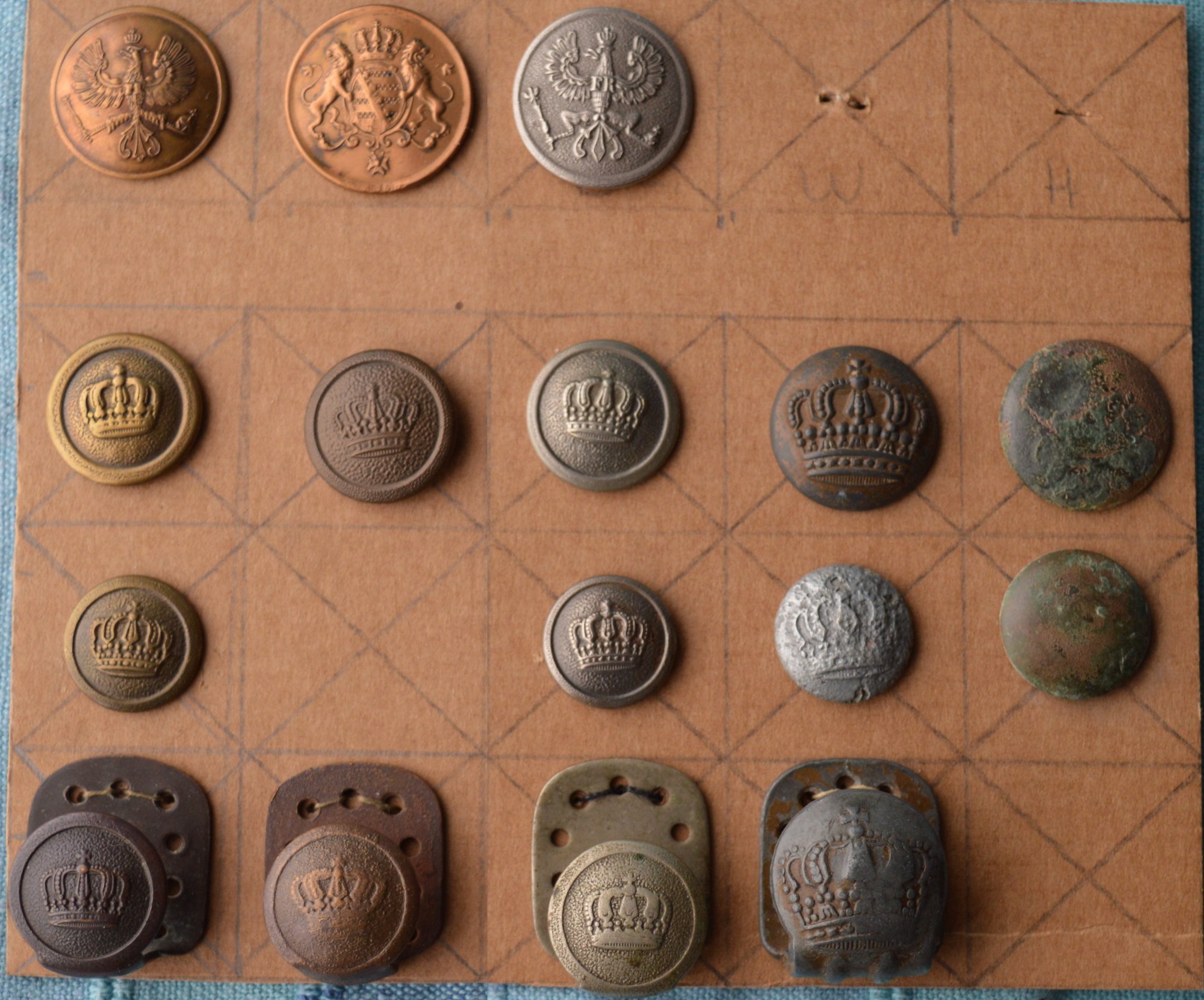 2 military buttons for ID - Uniforms,Cap Badges and Insignia - The ...