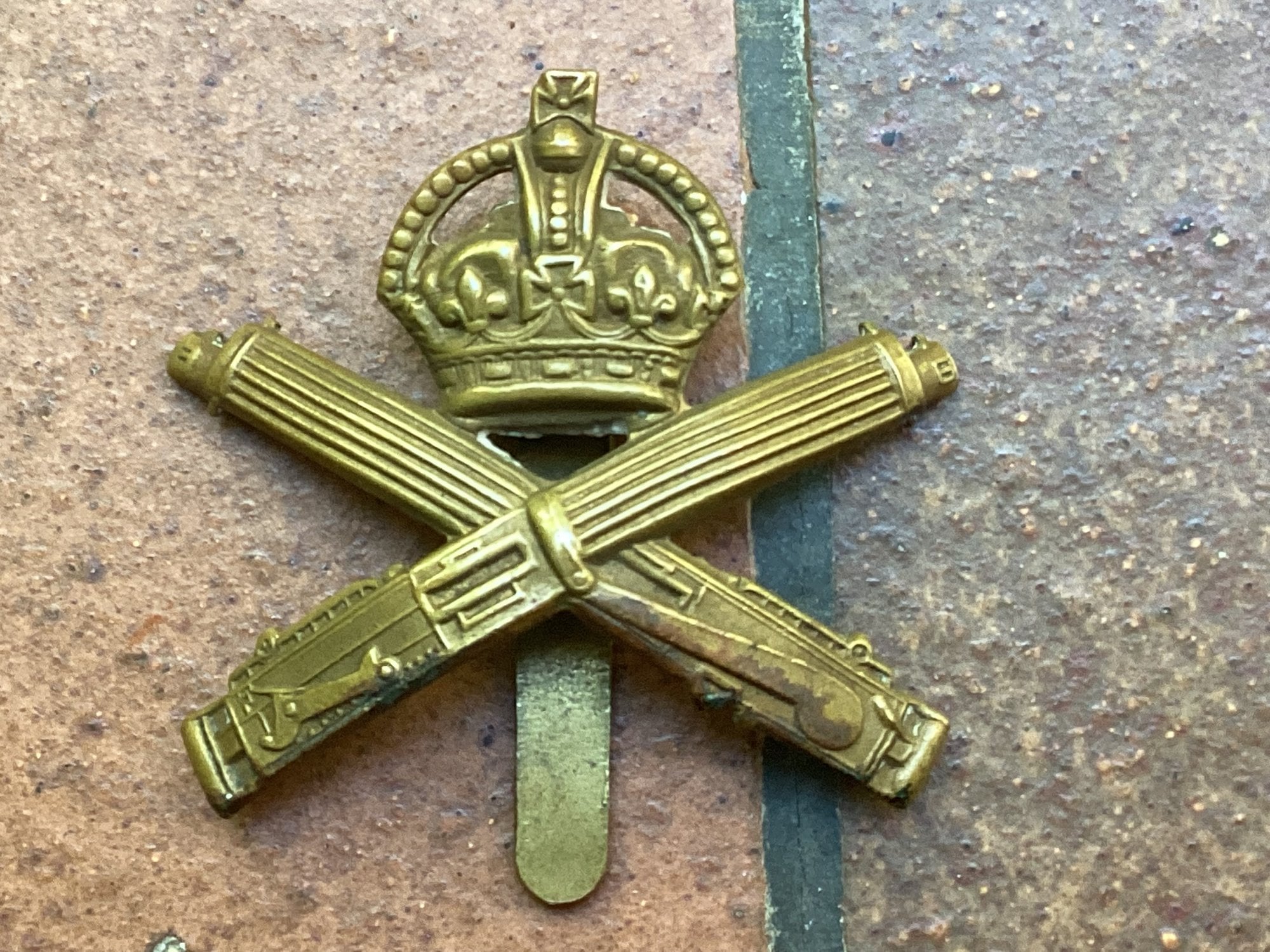 M.G.C. Cap badge….genuine or copy? - Uniforms,Cap Badges and Insignia ...