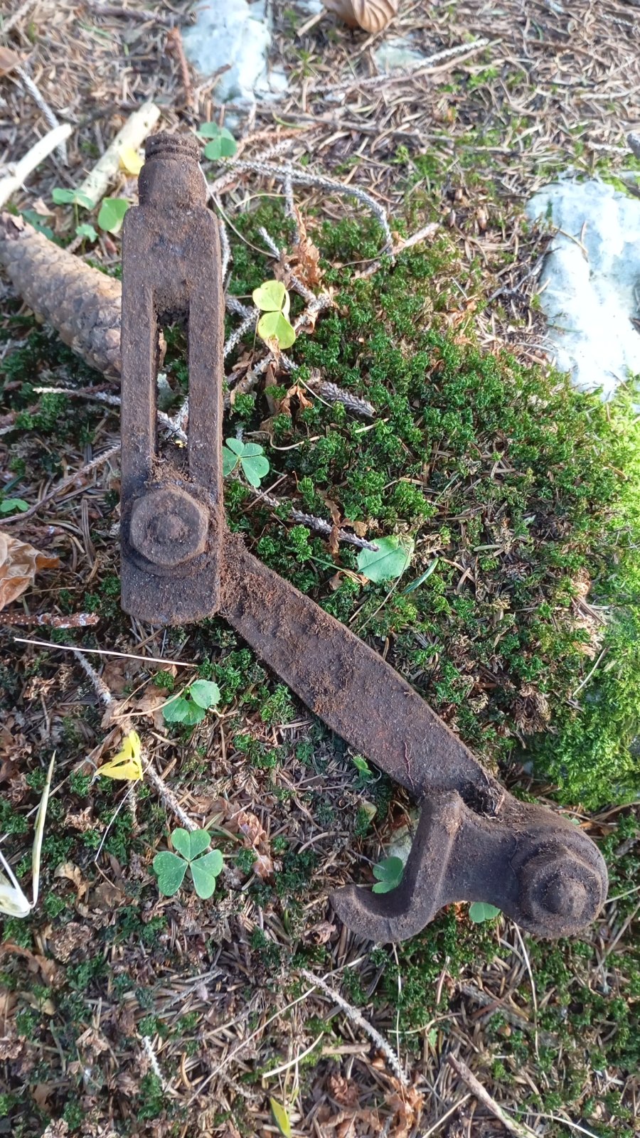 Two strange pieces found in warehouses and rear areas, first Italian ...