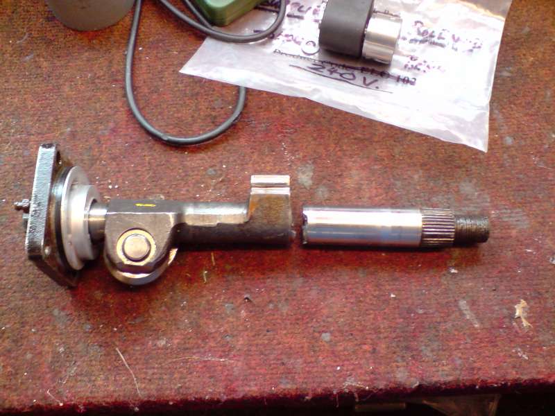 Broken Steering box - Defender Forum (1983 - 2016) - LR4x4 - The Land ...