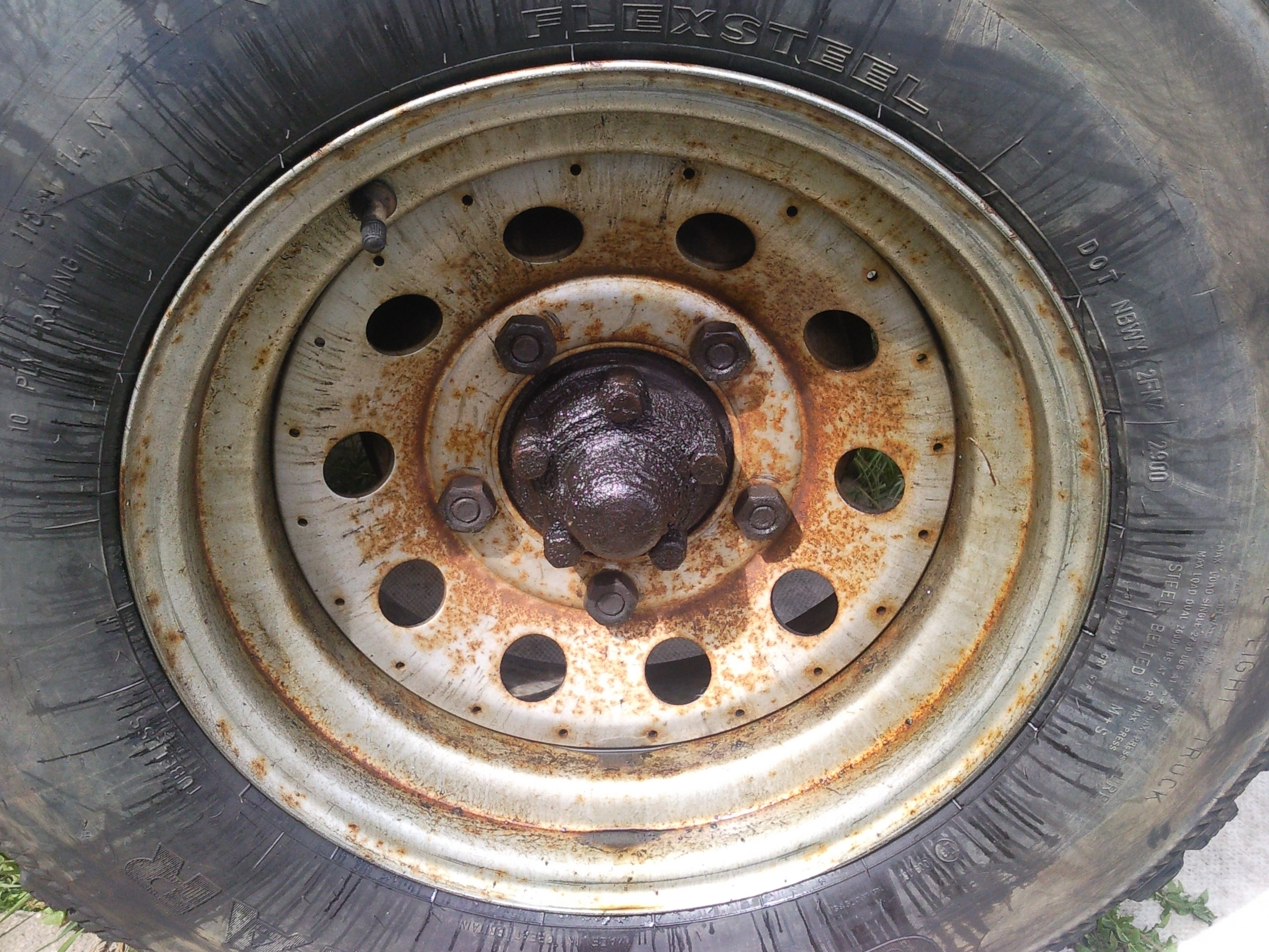 oily wheels? - Defender Forum (1983 - 2016) - LR4x4 - The Land Rover Forum