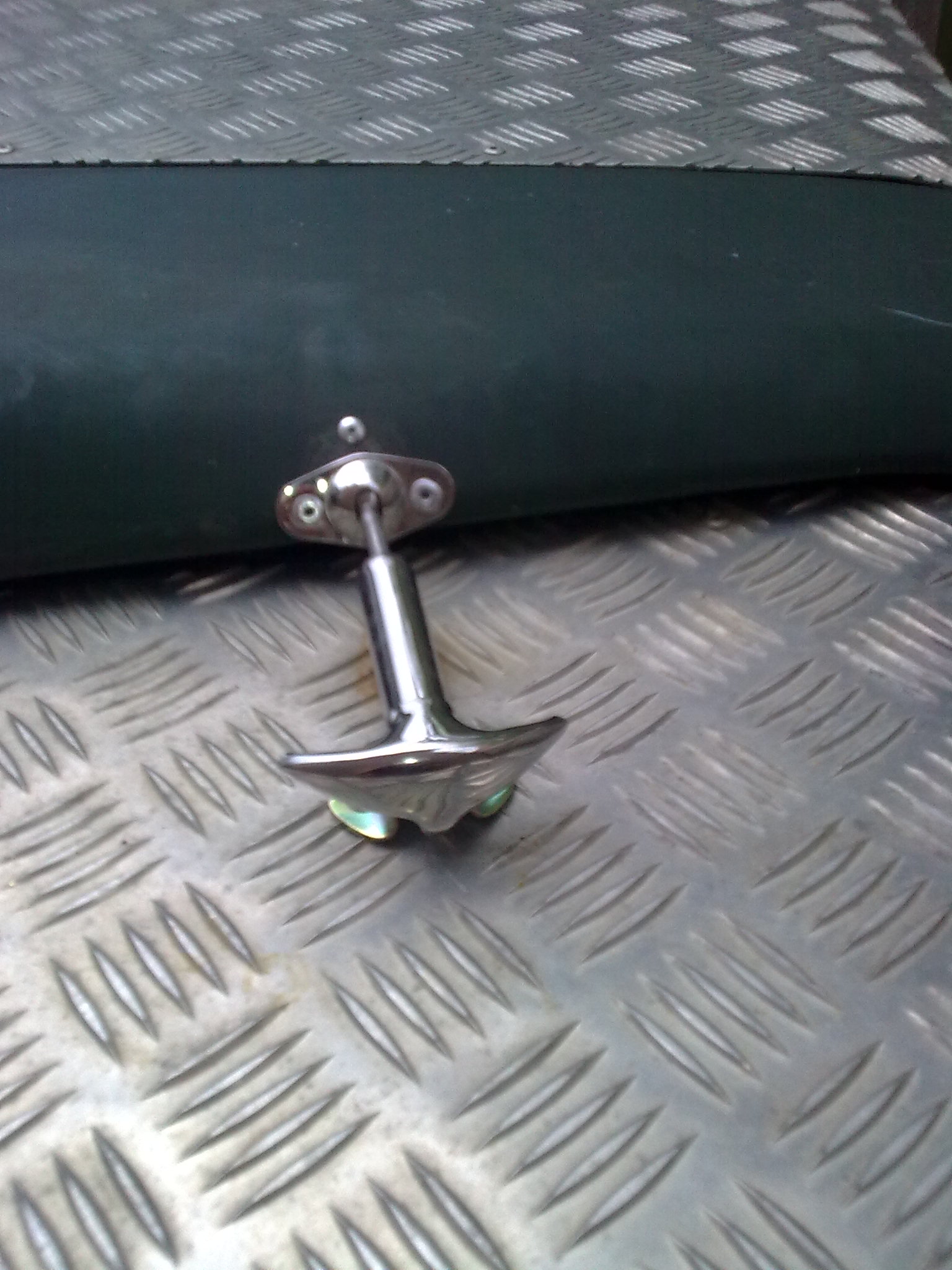 Aerocatch flush fitting bonnet pins - Defender Forum (1983 - 2016 ...