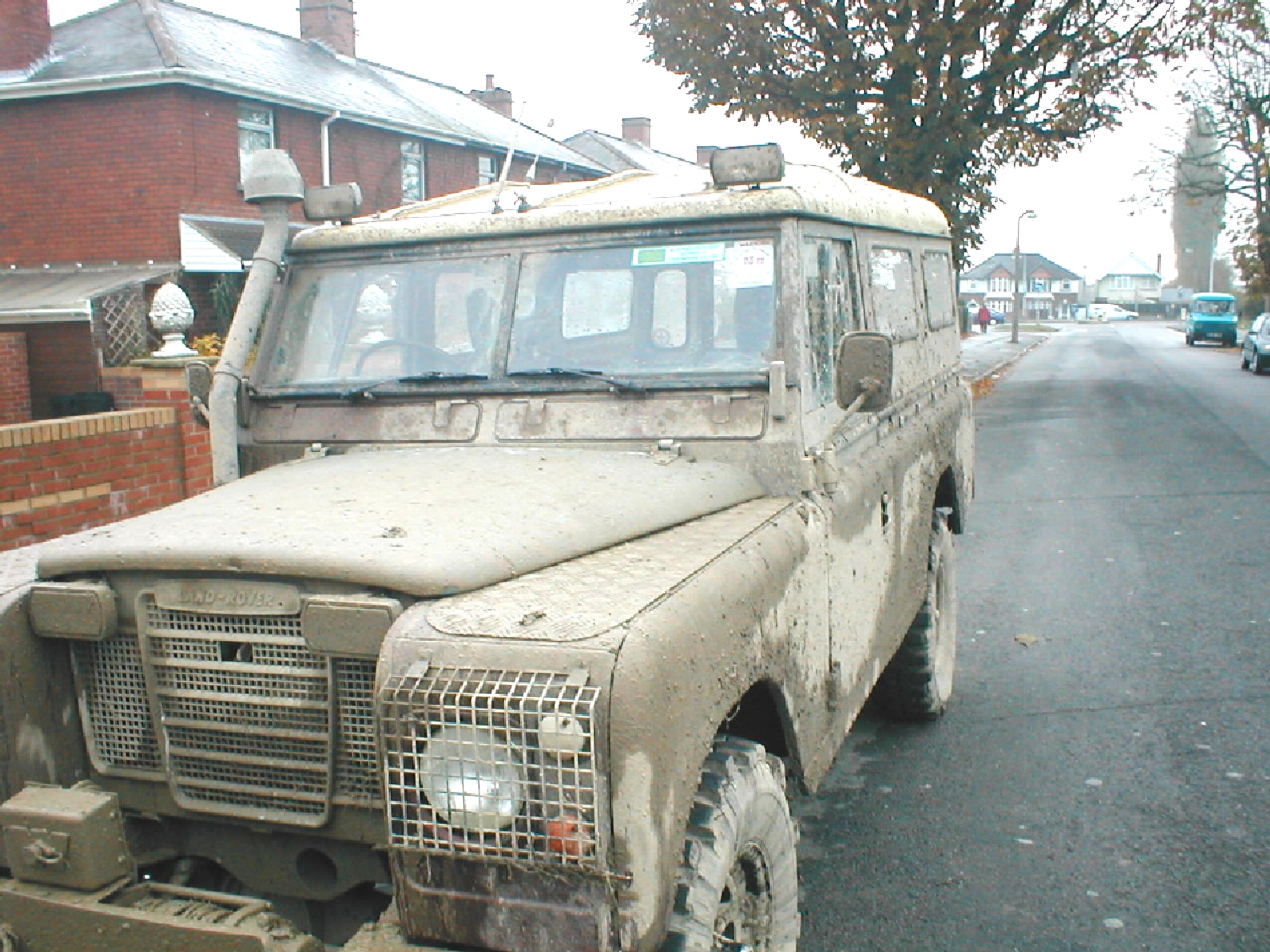 Best way to clean a Defender white roof - Defender Forum (1983 - 2016 ...