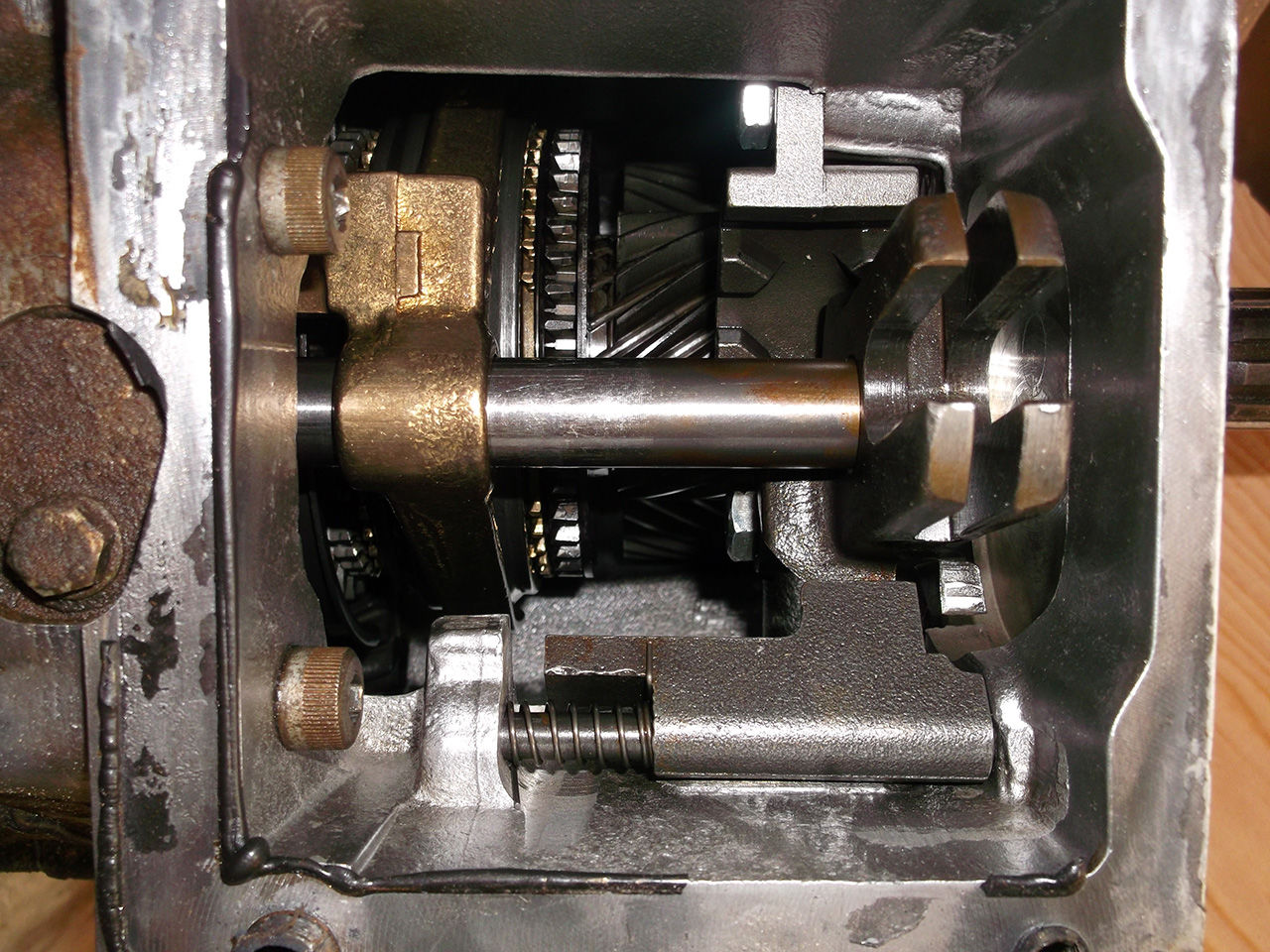 Floppy Gearshift, Getting Into Gear Hit and Miss - Defender Forum (1983 ...