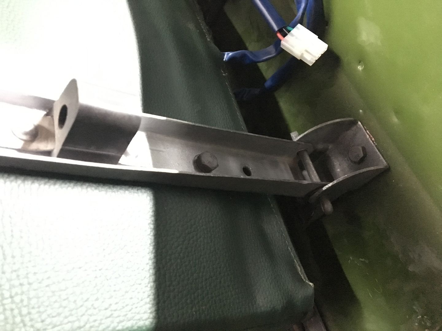 Puma heated seats - Defender Forum (1983 - 2016) - LR4x4 - The Land ...