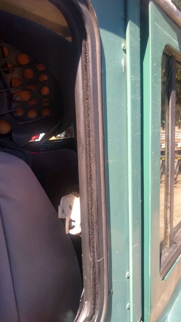 110SW sliding window channel - Defender Forum (1983 - 2016) - LR4x4 ...