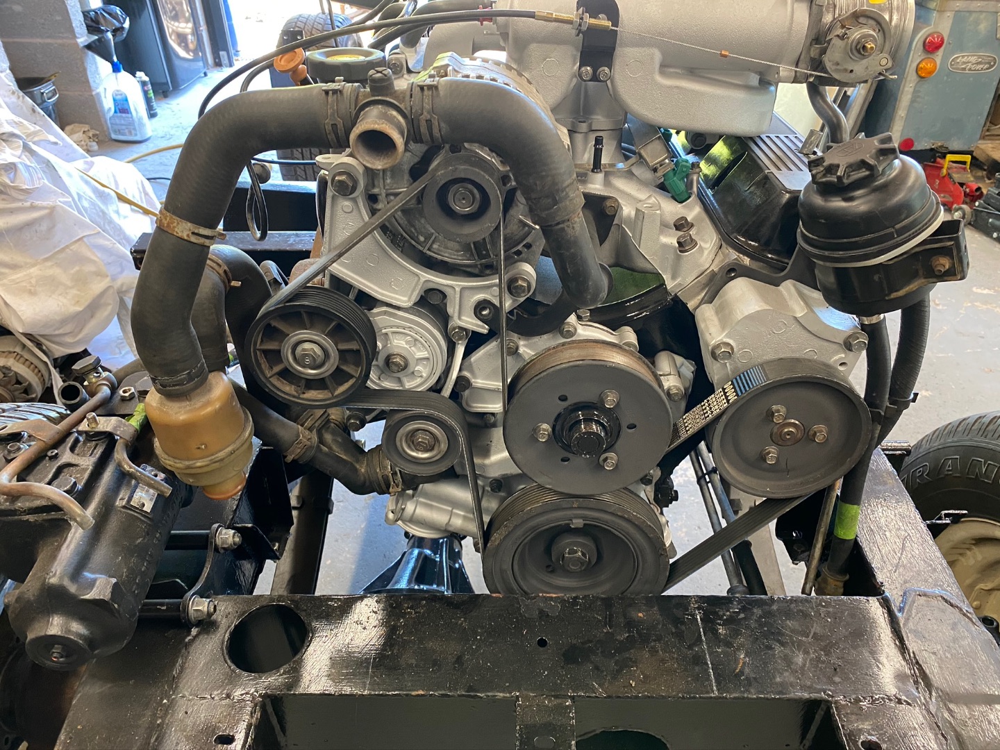 v8 engine orientation in chassis? - Series Forum - LR4x4 - The Land ...