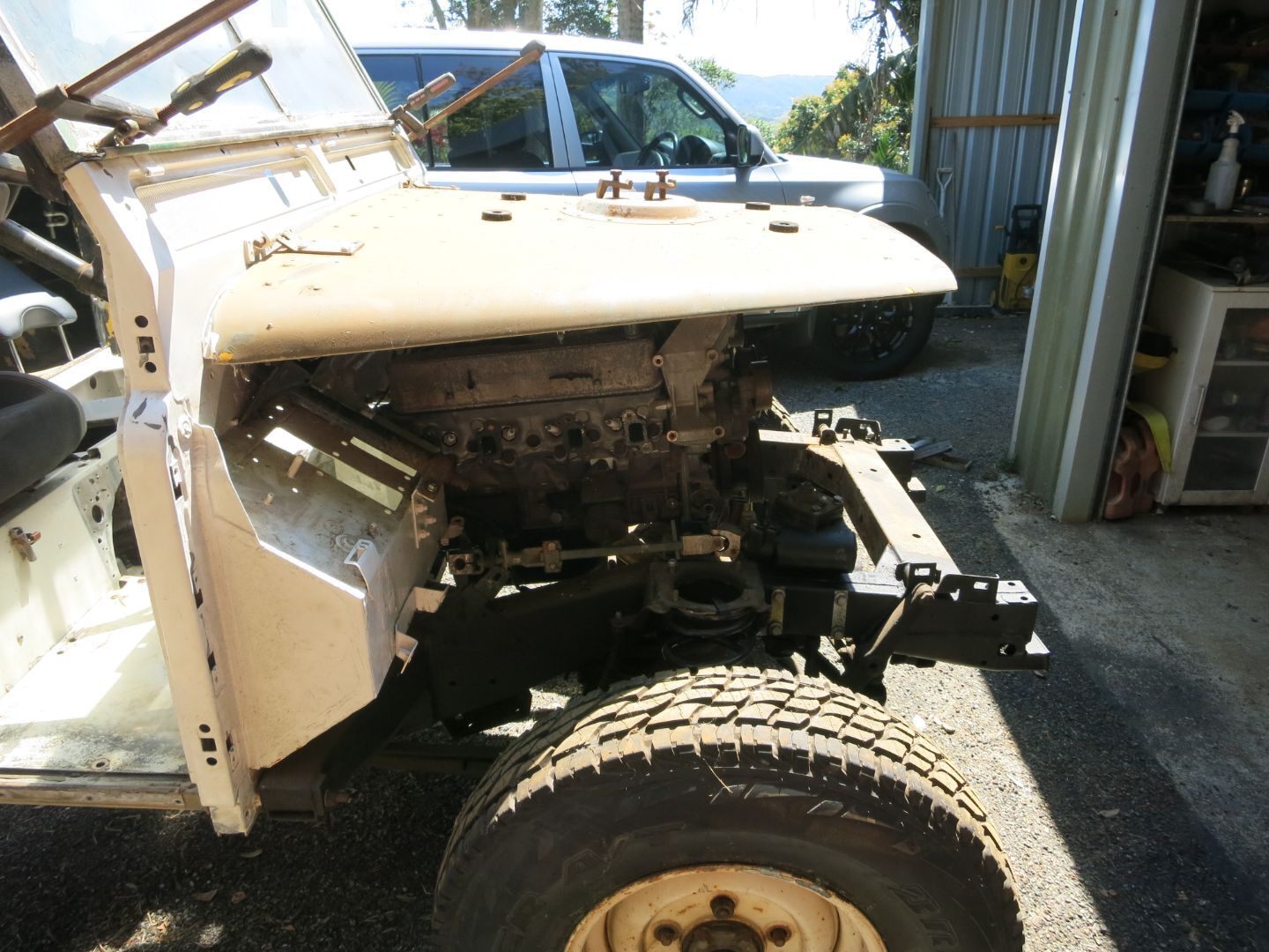 Series 2 body on 110 chassis with Disco V8/auto. - Modified Vehicle ...