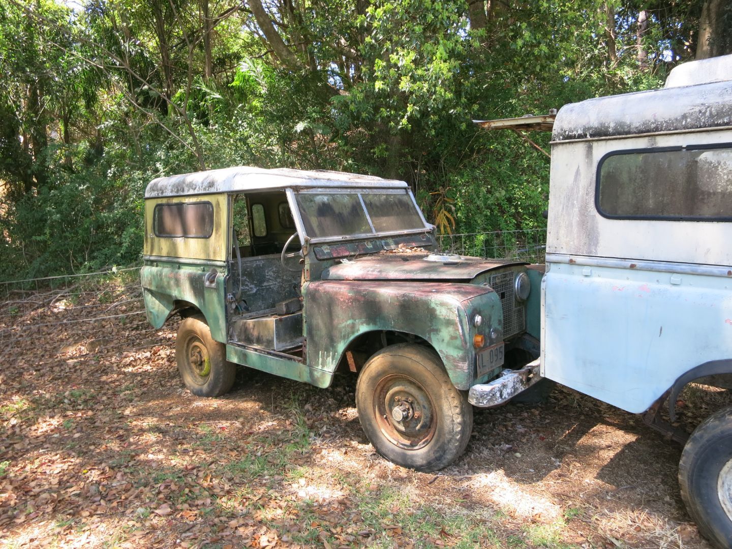 Series 2 body on 110 chassis with Disco V8/auto. - Modified Vehicle ...