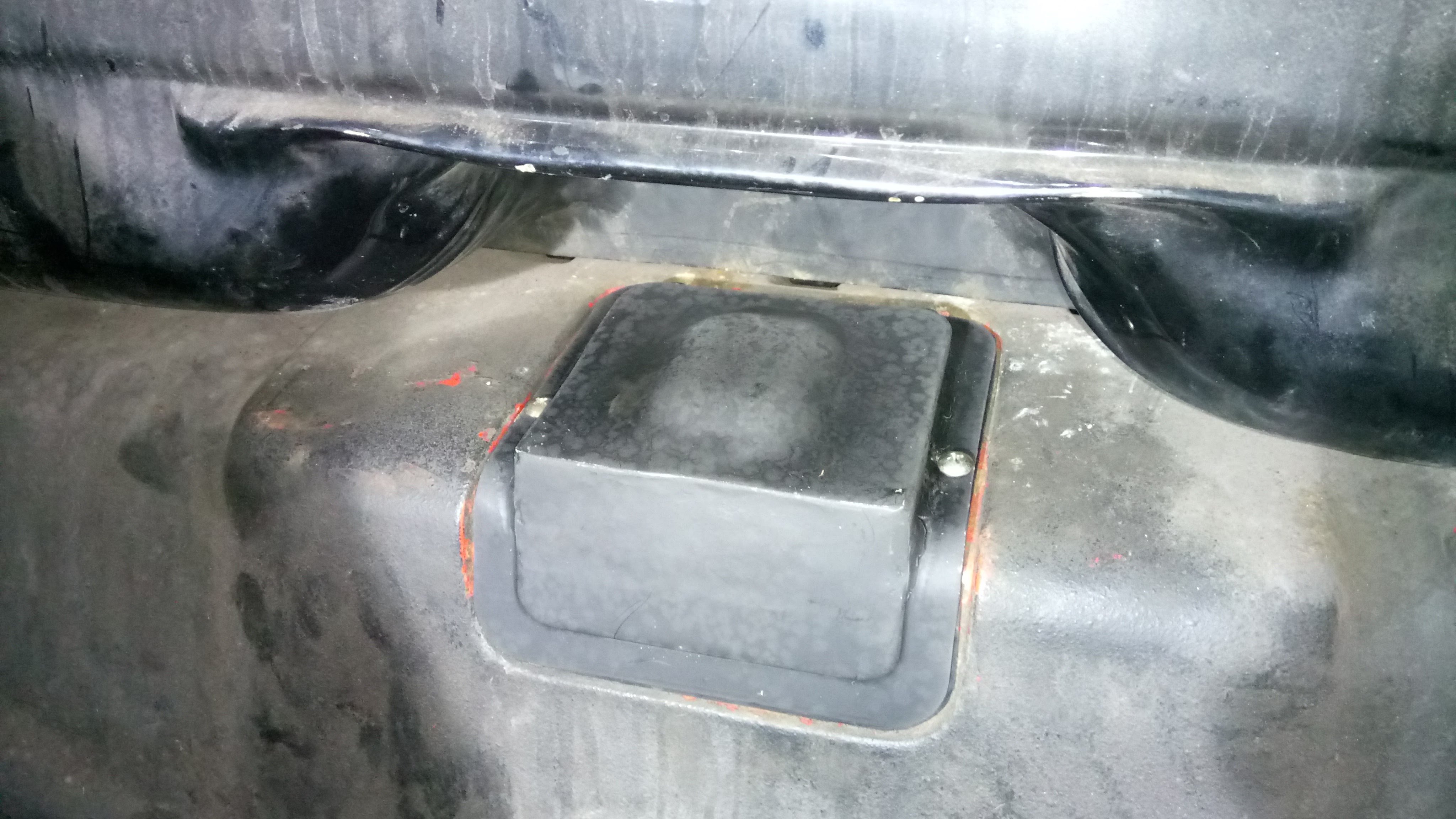 Leaf Spring Cover Plate Problem - Bodywork & Fittings - The Triumph ...