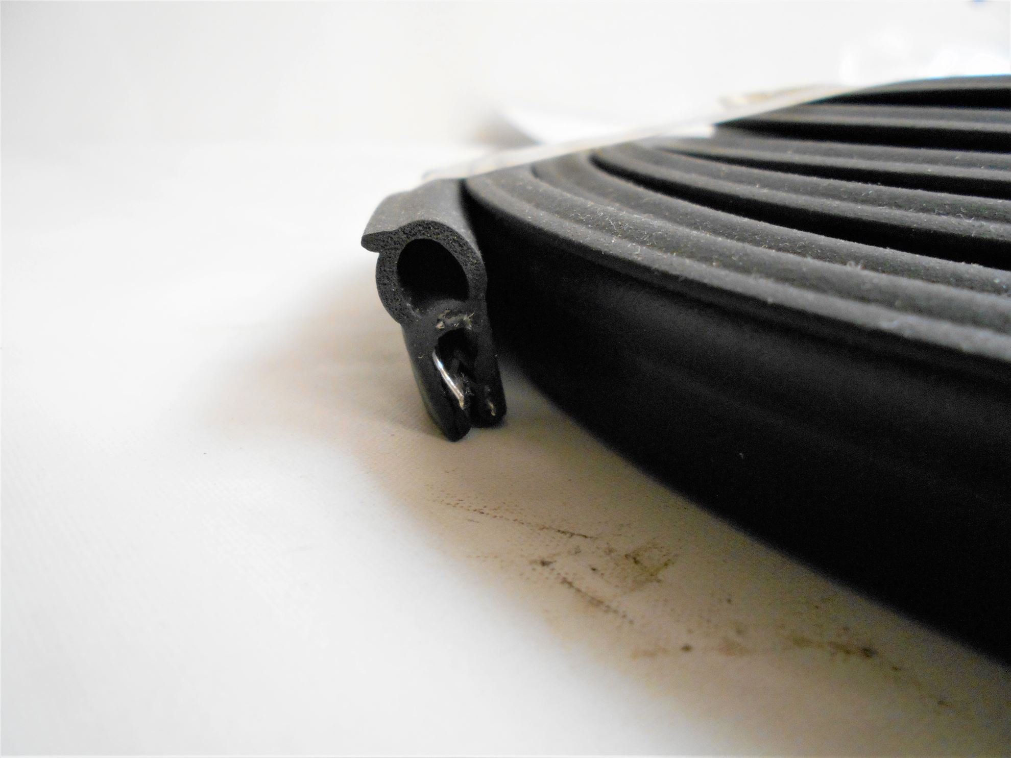 GT6 tailgate rubber seal - Bodywork & Fittings - The Triumph Sports Six ...