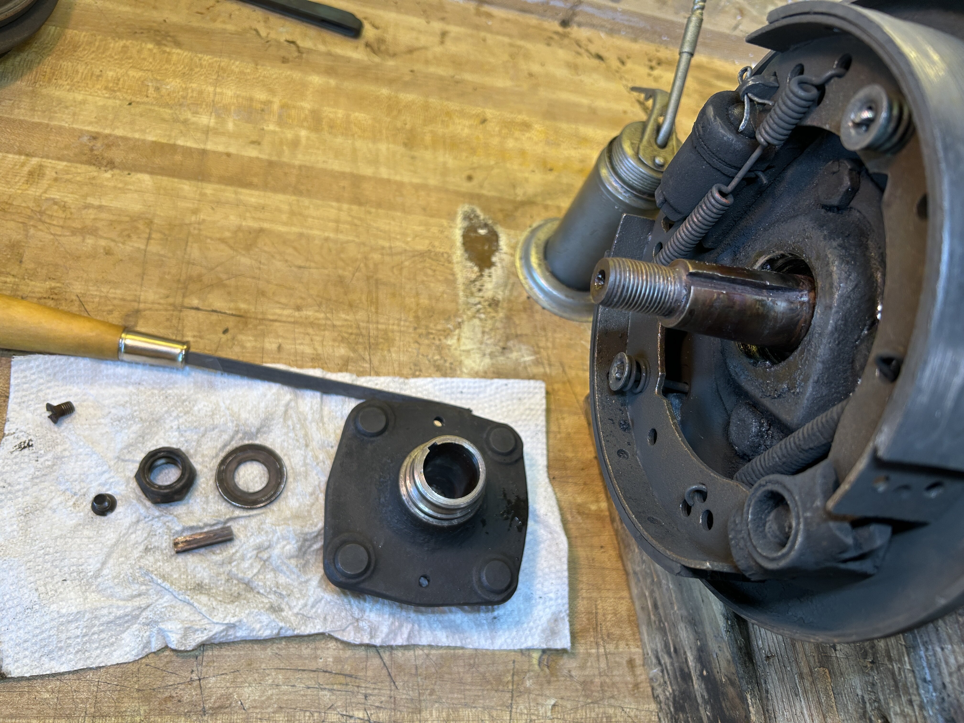 Herald loose rear hub and stud assy 131567 - Drivetrain & Rear Axle ...
