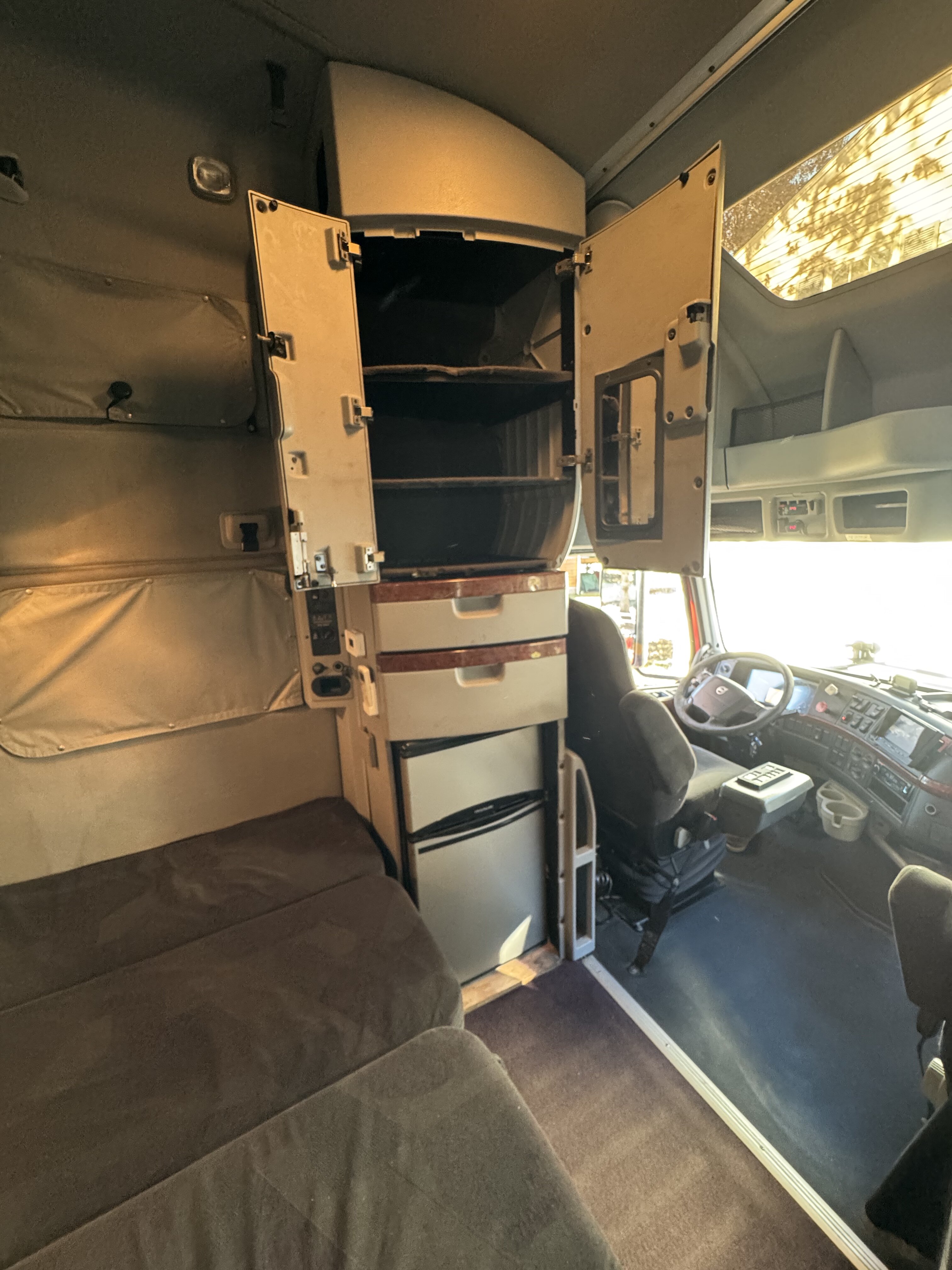 2007 Volvo RV Hauler For Sale (RV registered No CDL) SOLD - RVs, Tows ...