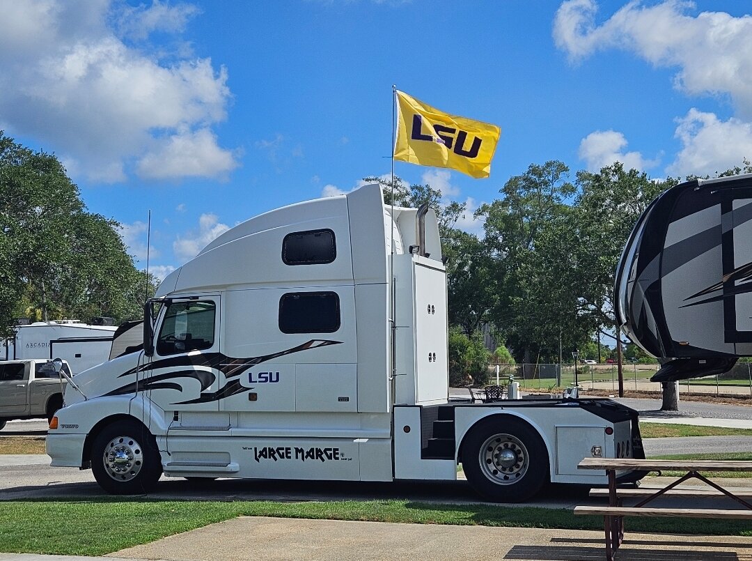 2000 Volvo 770 Hauler For Sale - RVs, Tows, and Toads for Sale ...