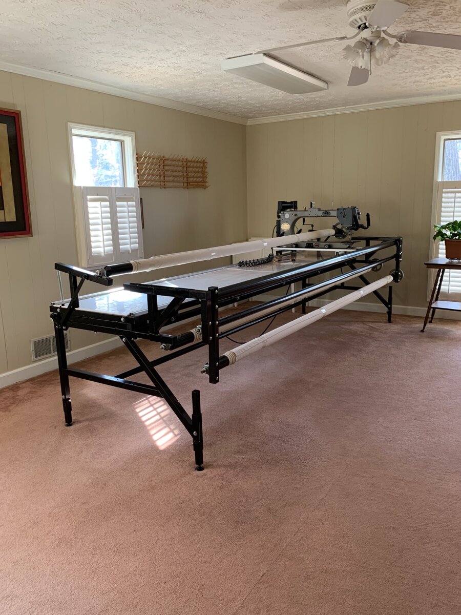 Reduced 26” Gammill Classic with 12’ table and tons of extras - for ...