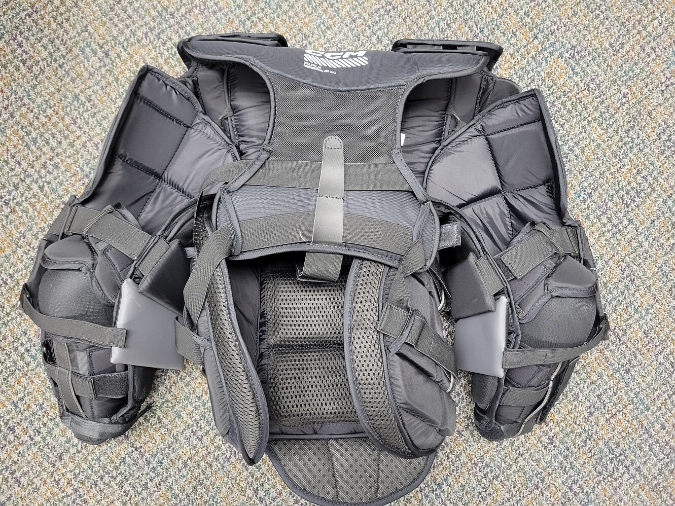 FS: Like-new CCM AB22 Pro - Fit 1 - Used Gear - THE GOAL[ie] NET[work]