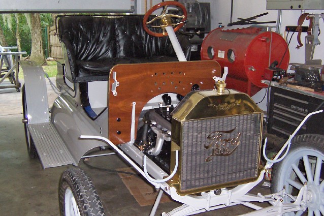 Unusual Wheels in a Factory Photograph -- Identification Please. - Ford ...
