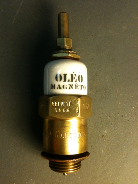Oleo Magneto brass spark plug, No. 7 WANTED. - Automobiles and Parts ...