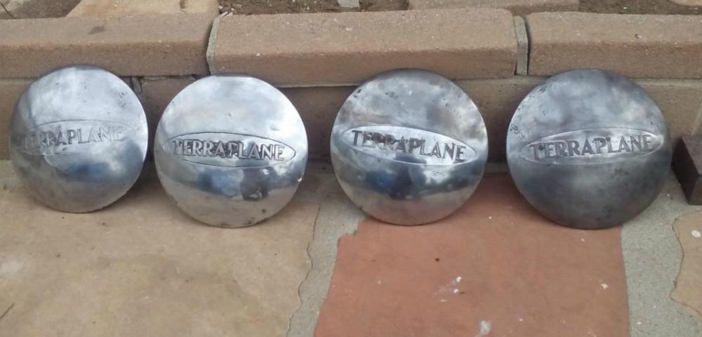 Ebay ad.. henry j kaiser 1954 - 1950 ? nice vintage hubcaps - General ...