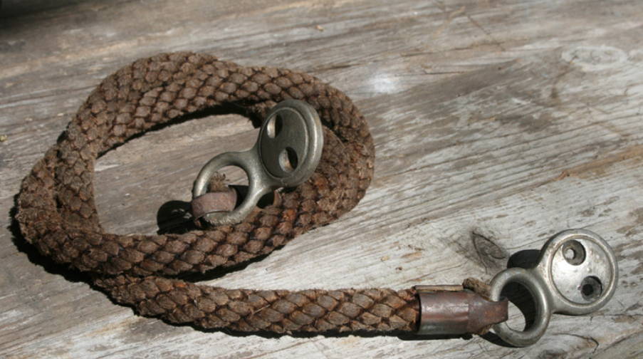 This rope robe rail was used on what car? - What is it? - Antique ...