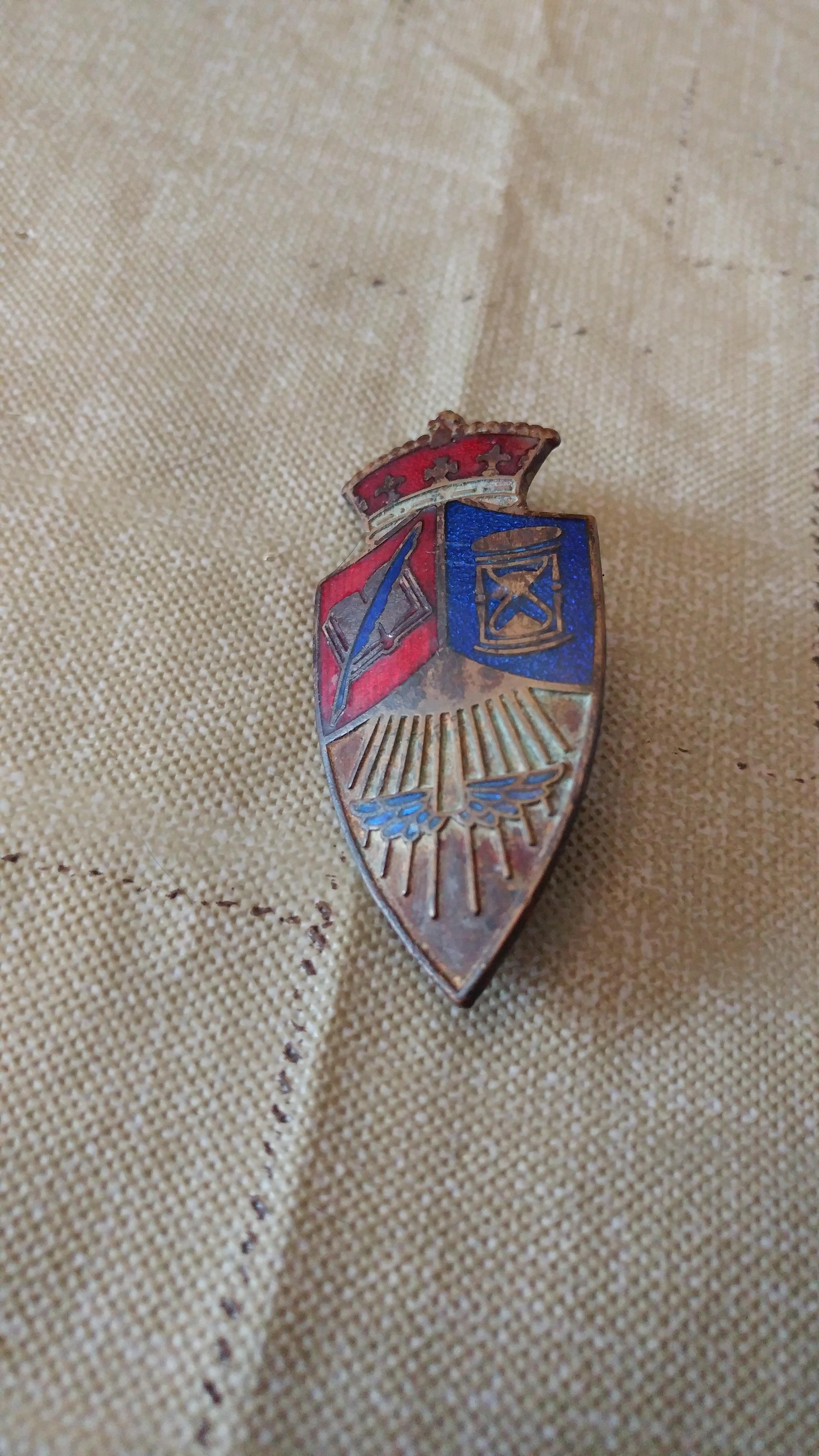 Unknown antique car emblem? Please help! - General Discussion - Antique ...