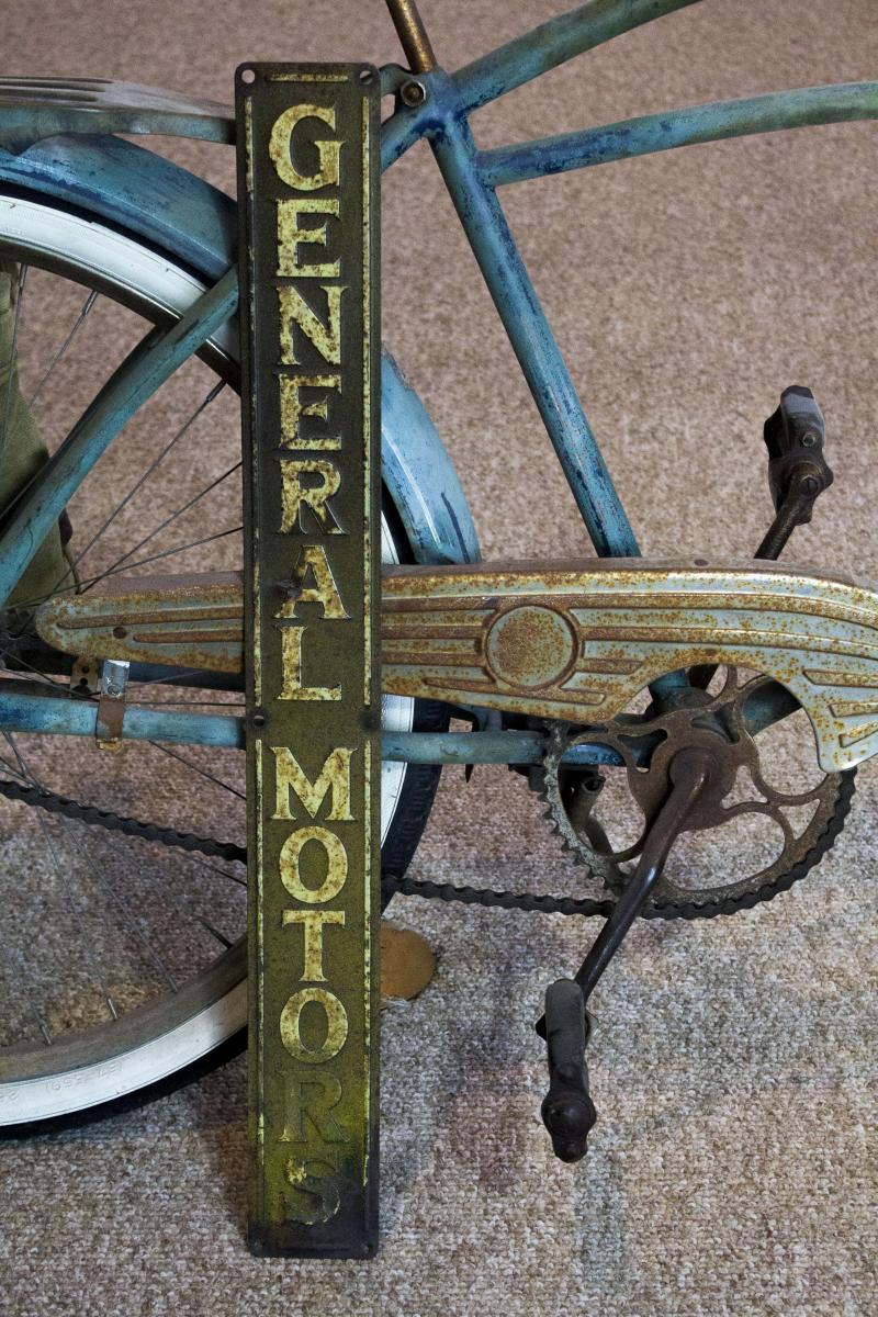 Vertical General Motors GM Metal Dealership/Diesel Generator Sign ...