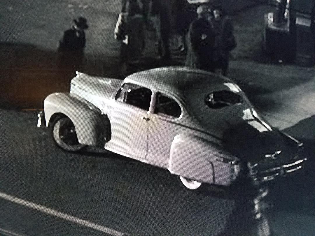 What car is this? Was in a 1948 movie - What is it? - Antique ...