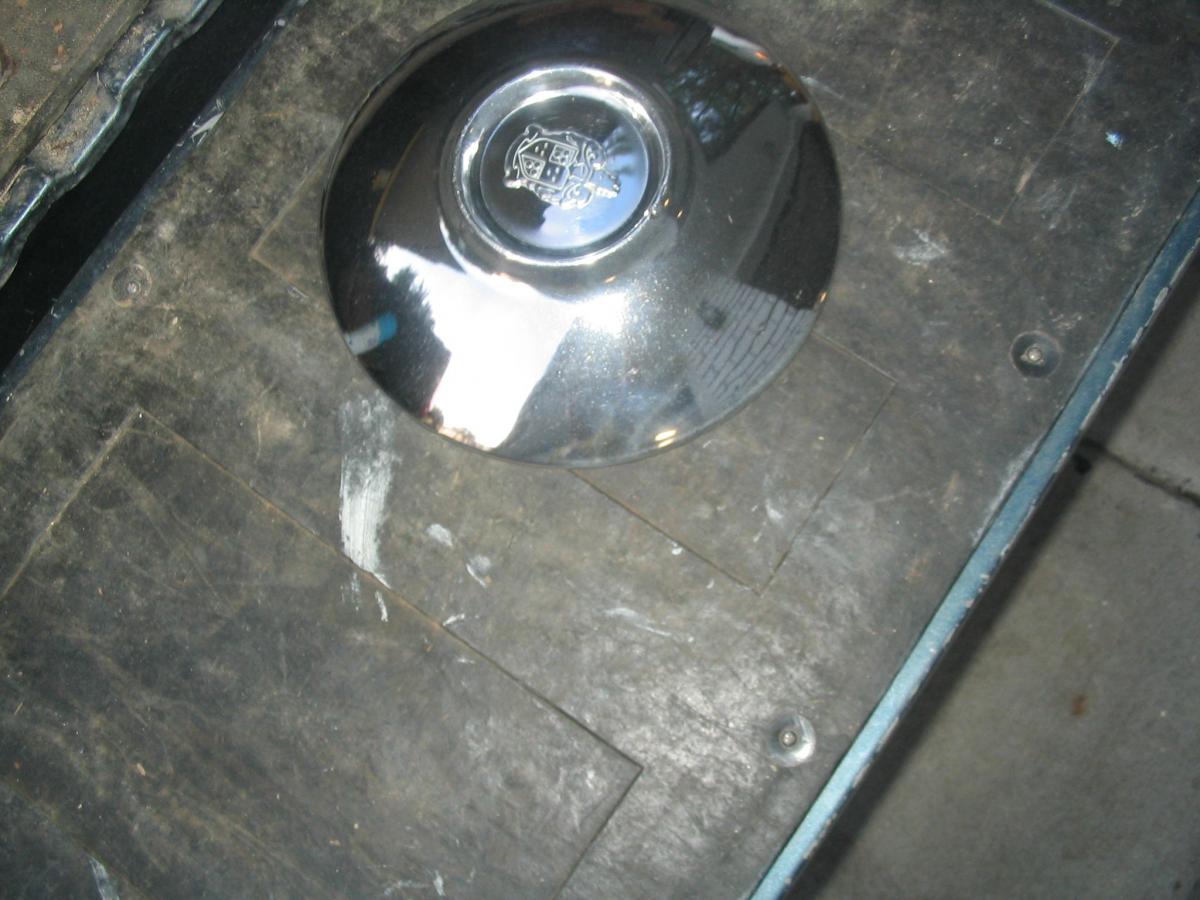 1951 Kaiser Frazer hub cap - Parts For Sale - Antique Automobile Club ...
