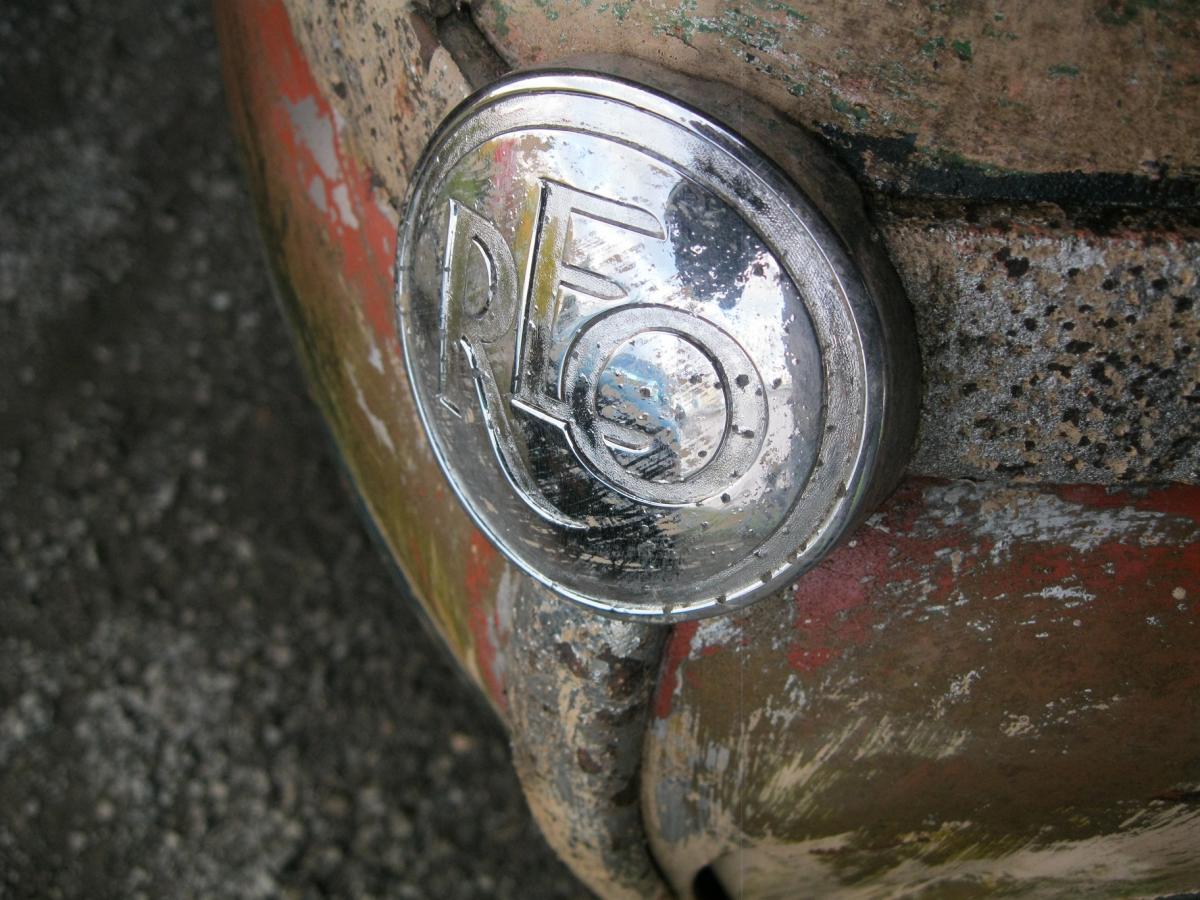 Identify this REO hood - REO - Antique Automobile Club of America ...