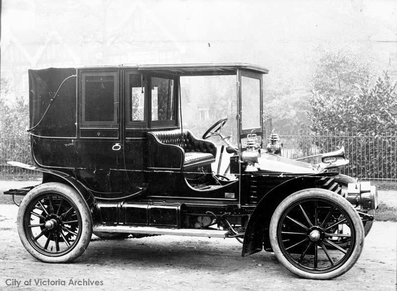 A few cars rolling around Victoria,B.C. can you ID them? - Period ...