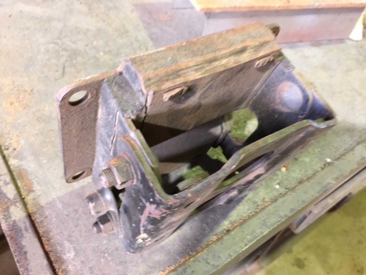 PACKARD ENGINE MOUNTS - Packard - Buy/Sell - Antique Automobile Club of ...