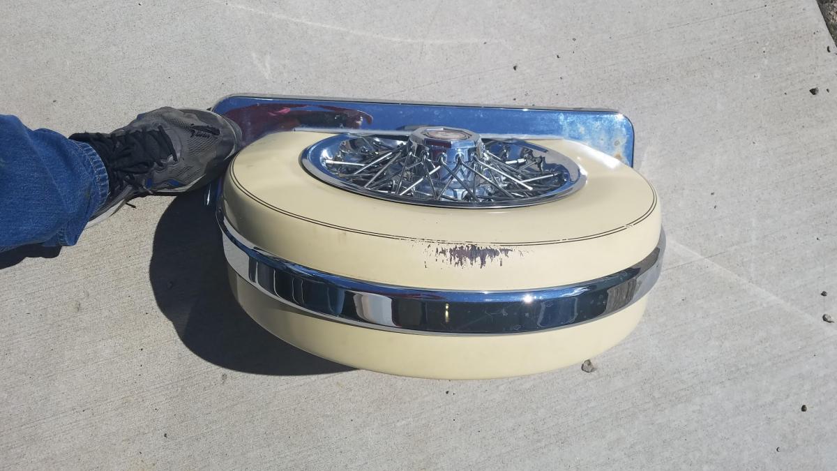 f/s 2 Cadillac Continental kits - Parts For Sale - Antique Automobile ...