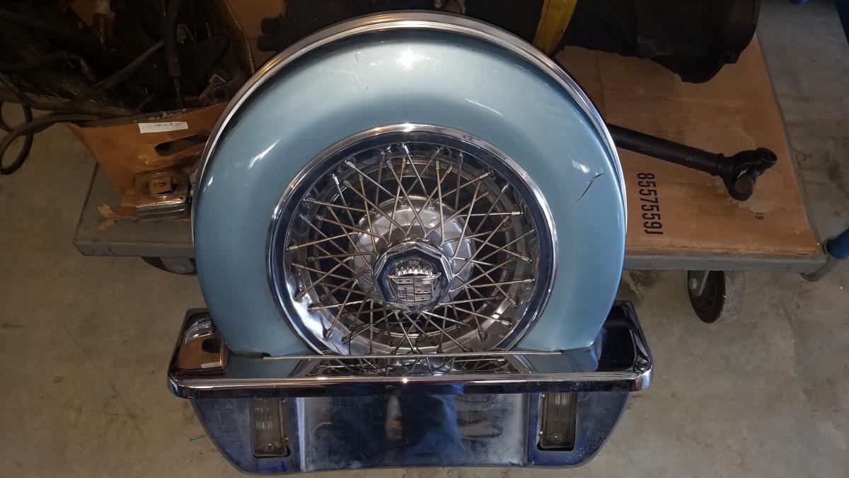 f/s 2 Cadillac Continental kits - Parts For Sale - Antique Automobile ...