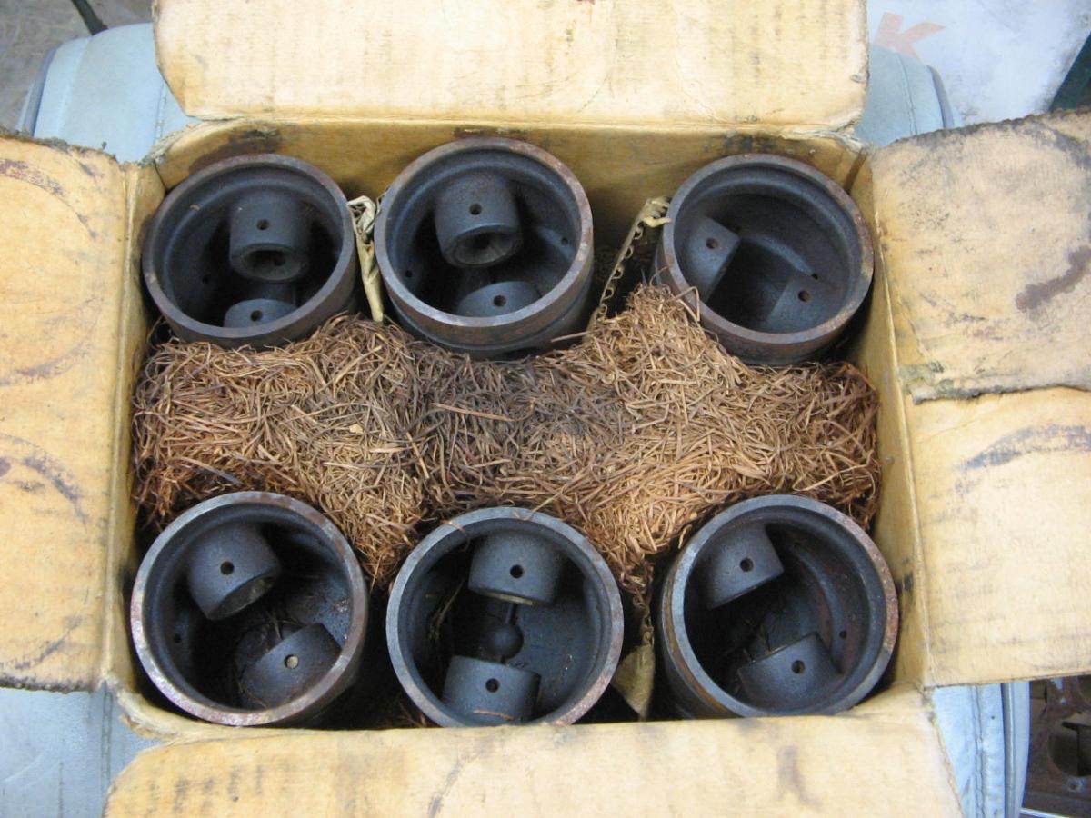 SOLD 1924 Studebaker 6cyl. pistons NOS - Parts Wanted - Antique ...