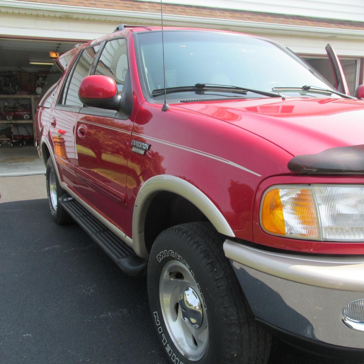 Auction 10/27/21 1994 Ford Explorer, 1995 Ford F150, 1998 Ford ...
