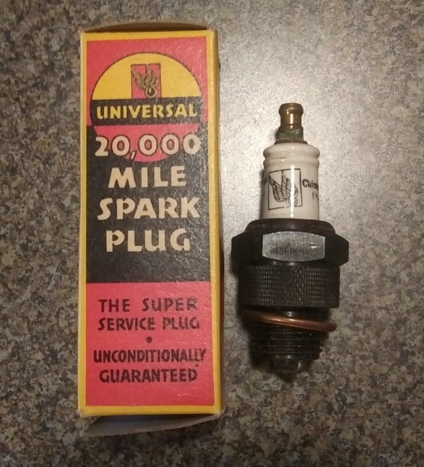 SOLD: Great Box Set of 10 NOS "Universal 20,000 Mile" U-6 18mm Spark ...
