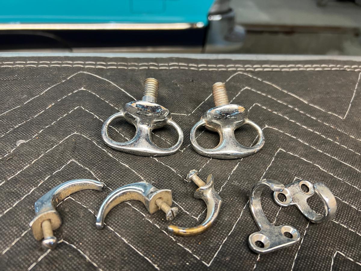 '32 and '33 Packard conv and coupe windshield finger pull mechanisms ...