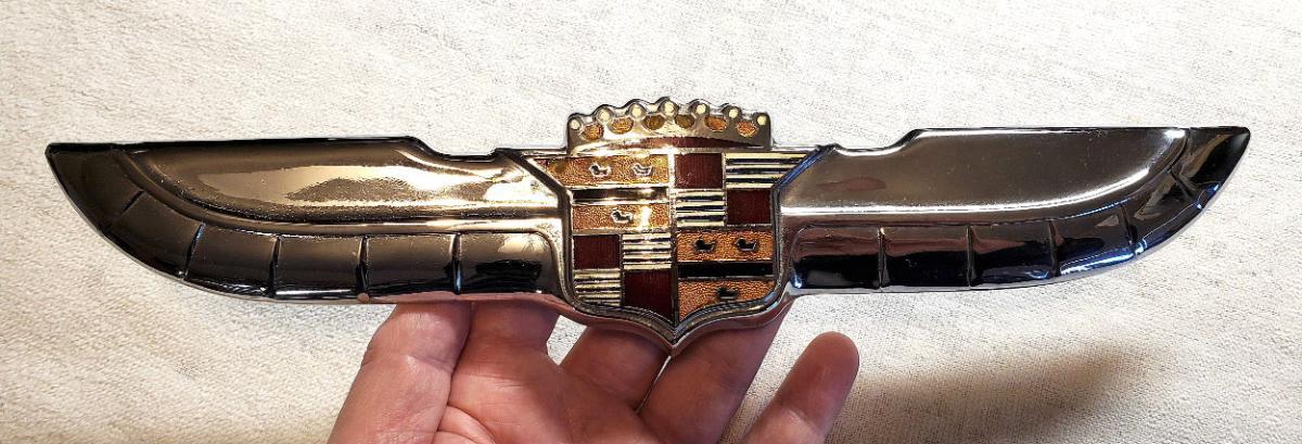 Prewar and Postwar Enamel Radiator Emblems and Automobilia on Ebay ...