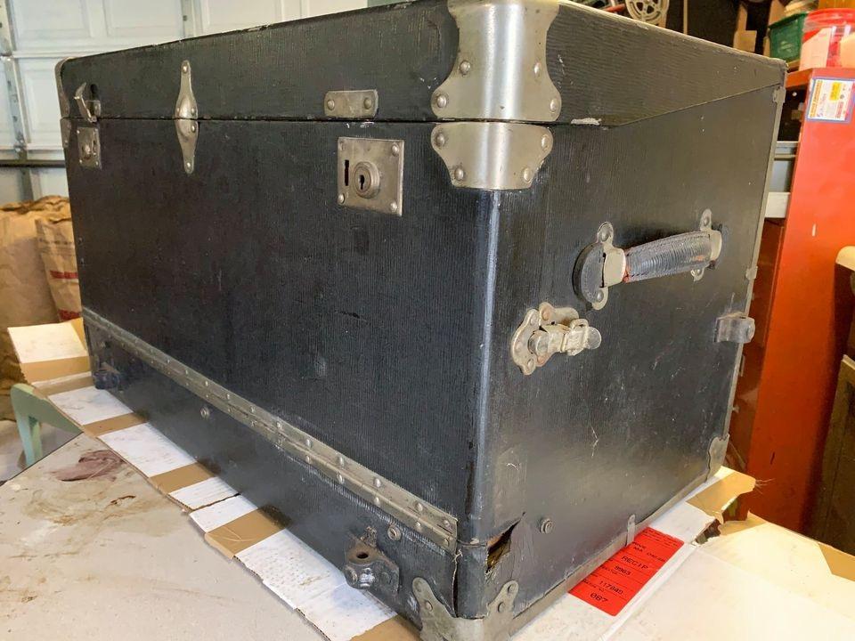 Is it? or Is it Not a Studebaker Trunk - Studebaker, Erskine & Rockne ...