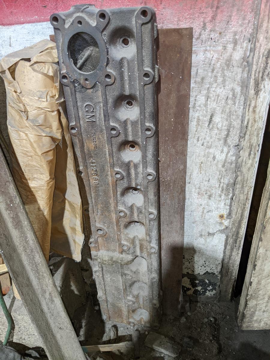 Pontiac flathead straight 8 cylinder head from 1948? - What is it ...