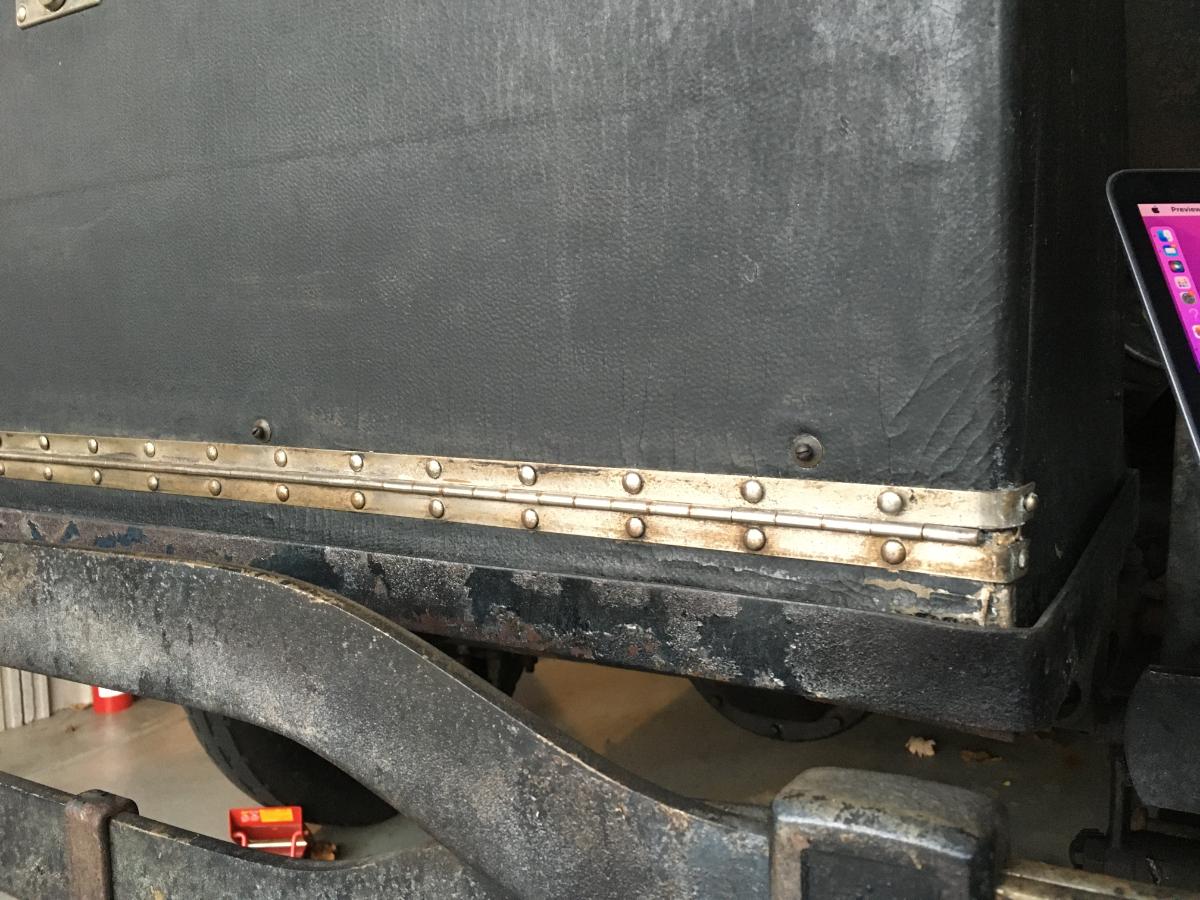 Is it? or Is it Not a Studebaker Trunk - Studebaker, Erskine & Rockne ...