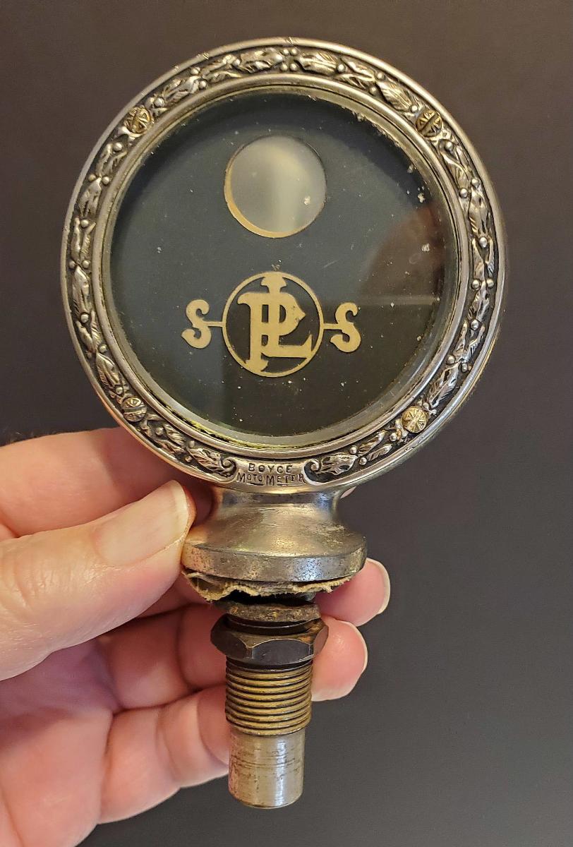 Prewar Enamel Radiator Emblems, Motometers, Threaded Hubcaps and ...