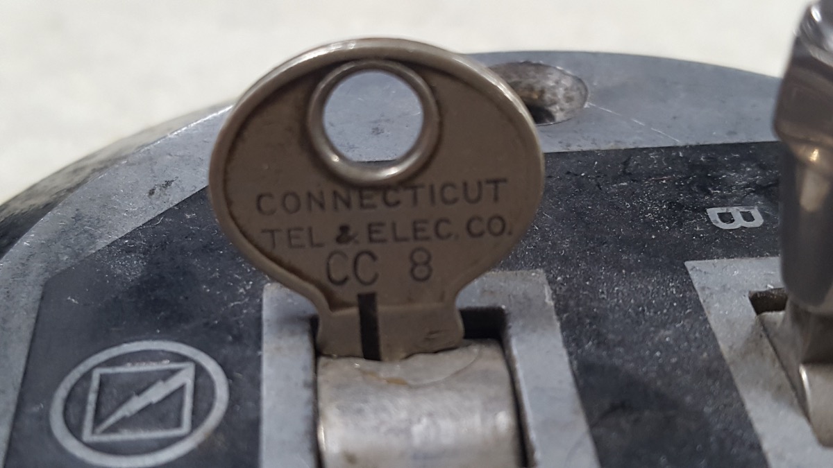 Ignition switch with key unknown 1920s - Parts For Sale - Antique ...