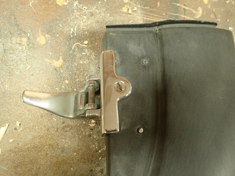 Cabriolet top lid latches - Cord 810/812 - Antique Automobile Club of ...