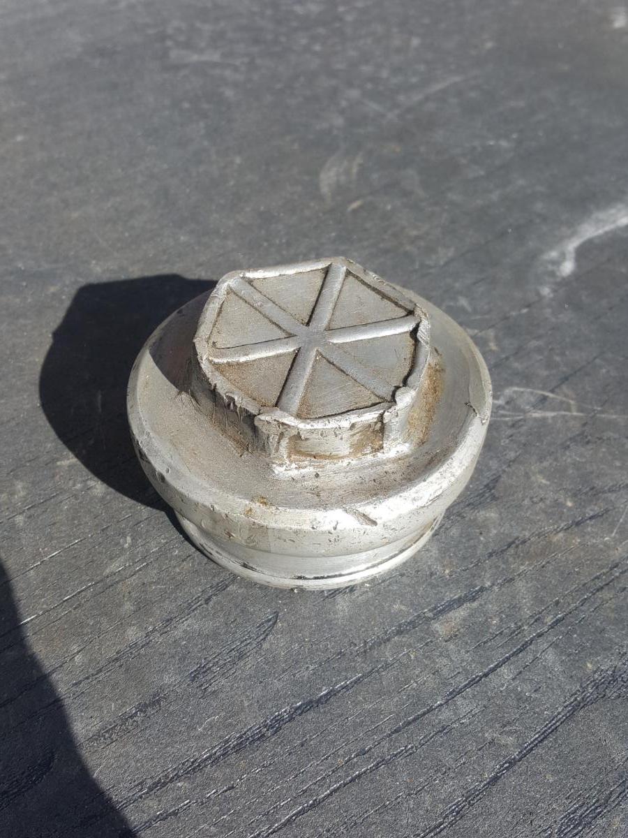 hub cap identification - General Discussion - Antique Automobile Club ...