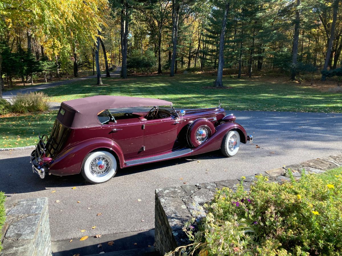 What a difference blackwalls & wheel discs makes (on a '35 Packard ...